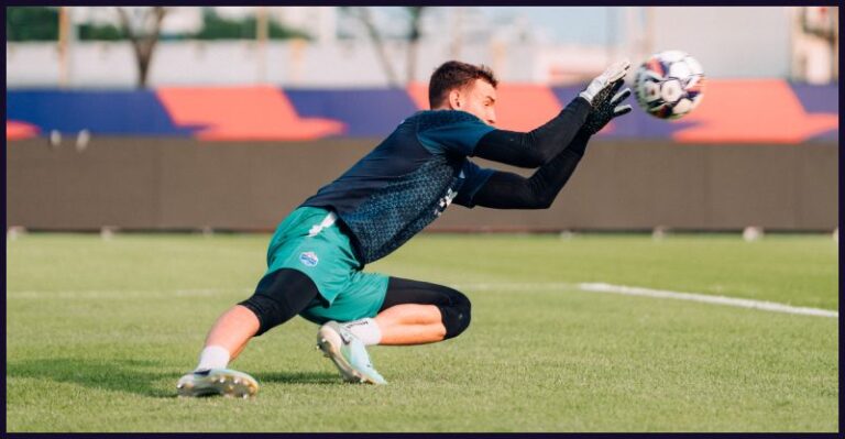 18-letni Benjamin Žerak prestopil v Singapur in zdaj obiskal Planet ...